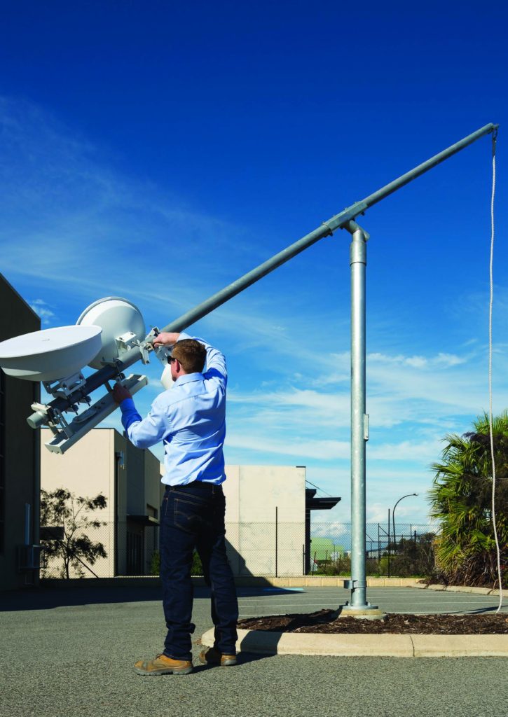 Swivelpole - EECOL Electric